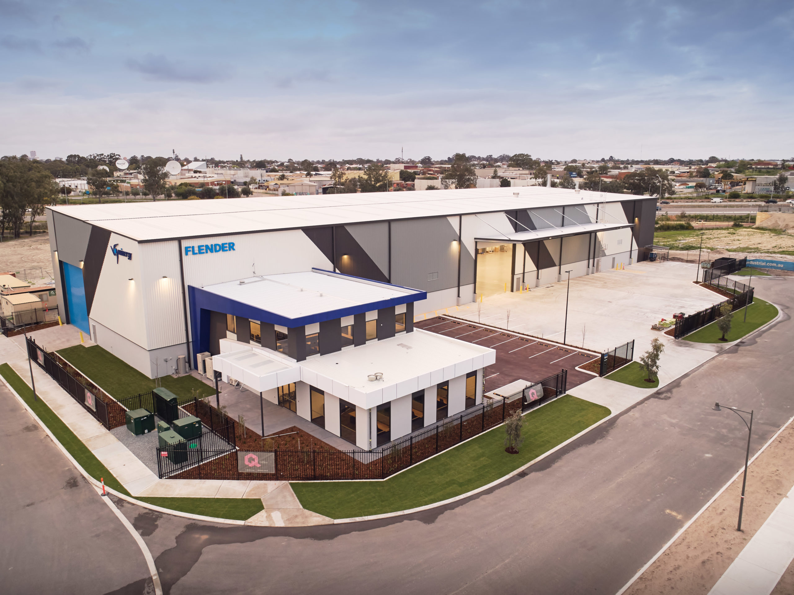 Flender Main_Header - Q Design + Construct